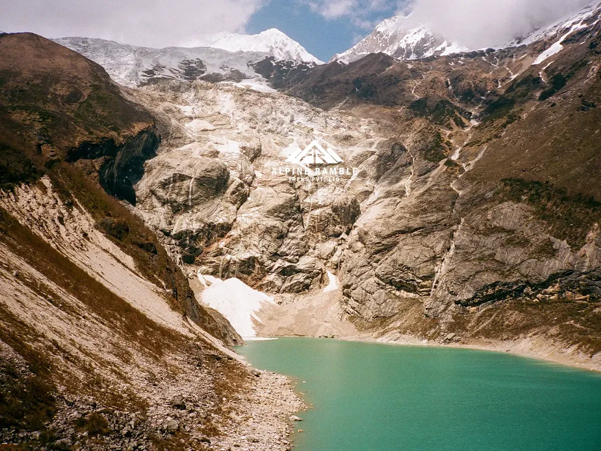 Manaslu Trek 13 Dyas with local guide company cost for 2025/26